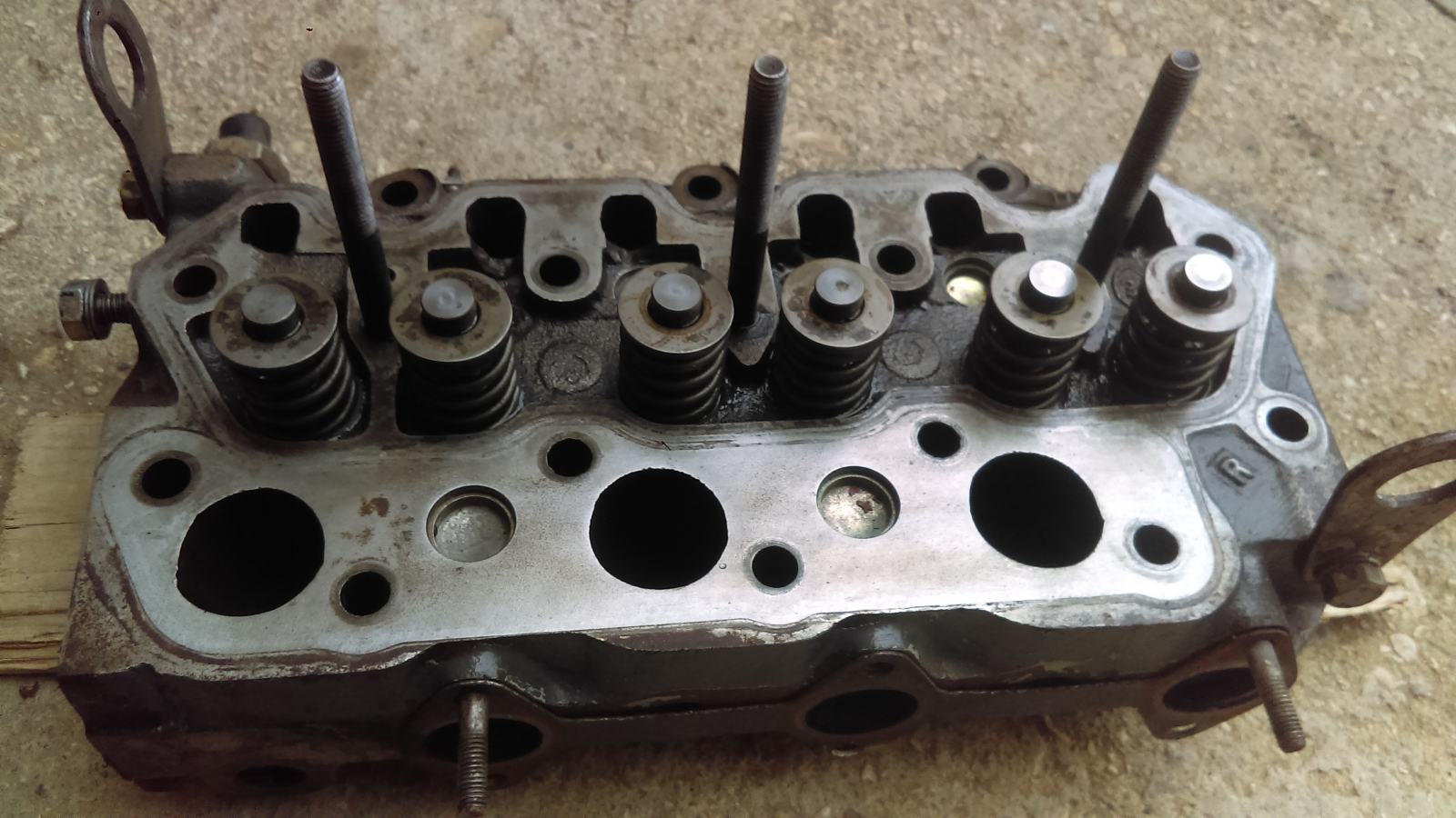 Perkins 103-10 glava motora - engine head