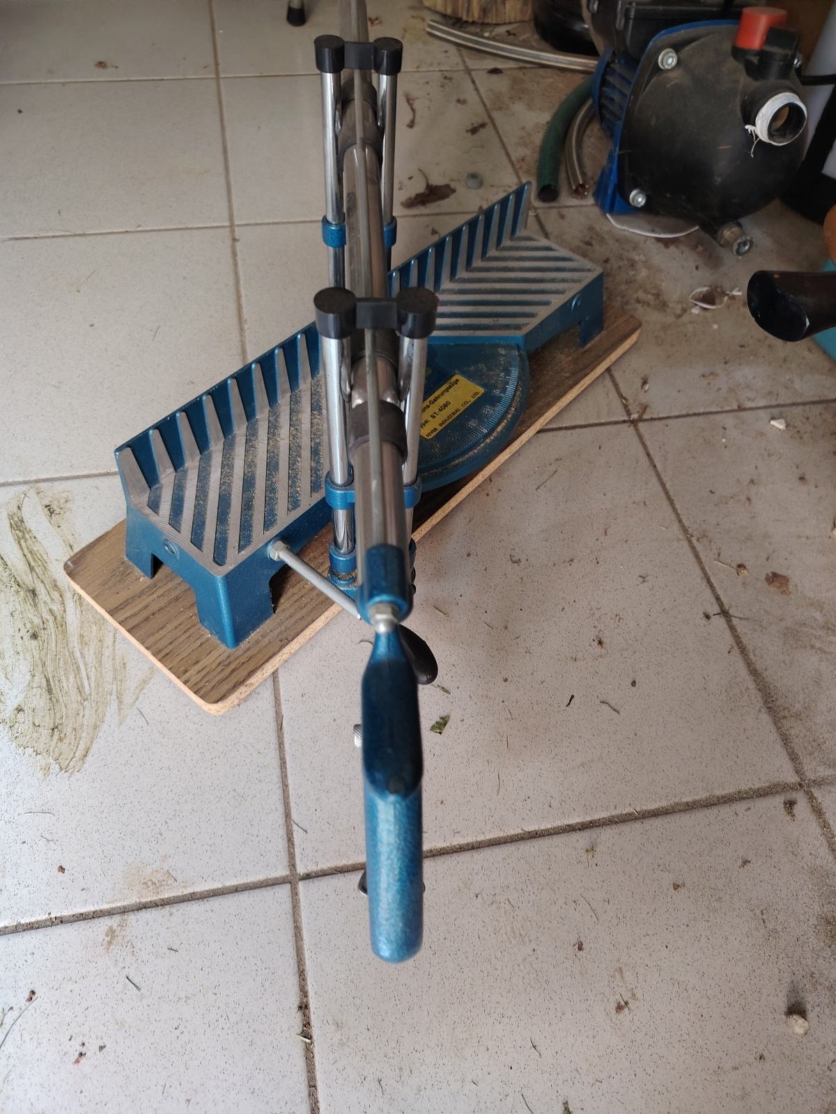 Pila za rezanje pod kutom