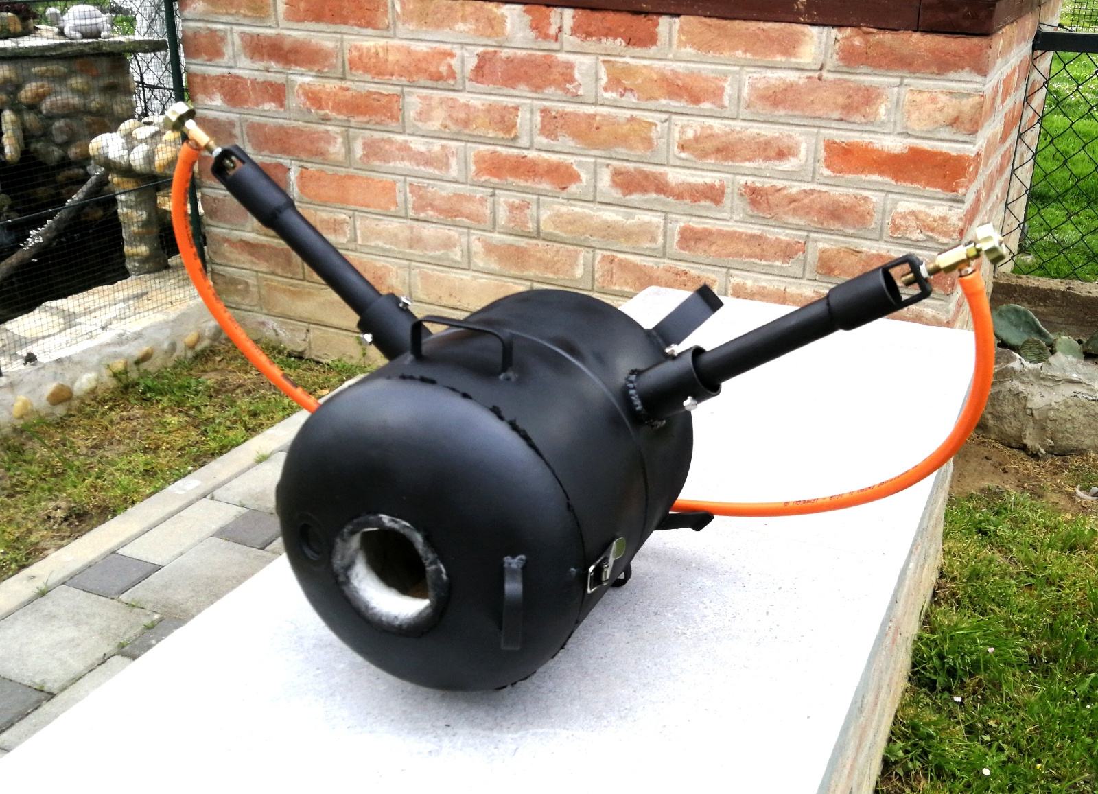 Plinska peć za kovanje i topljenje metala, dva plamenika