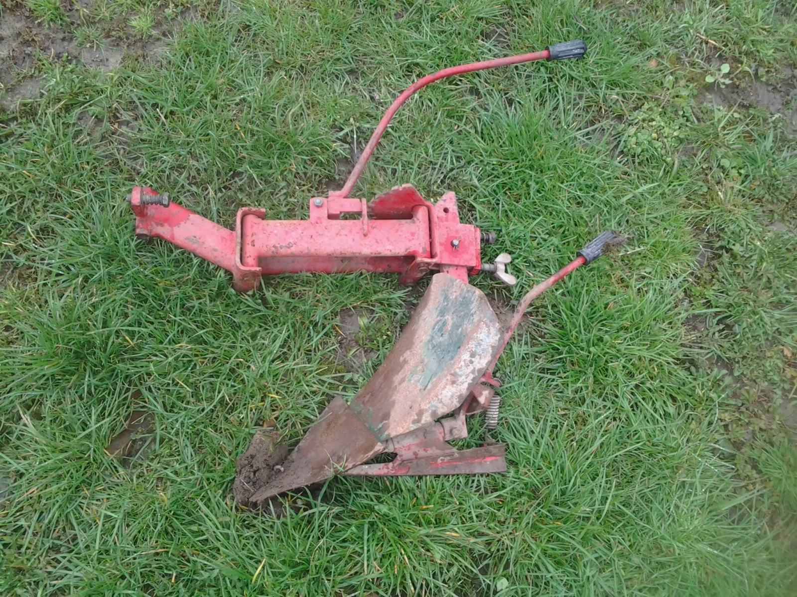 Plug za motokultivator