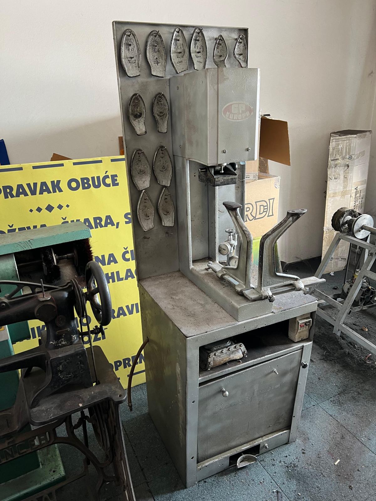 Postolarski strojevi