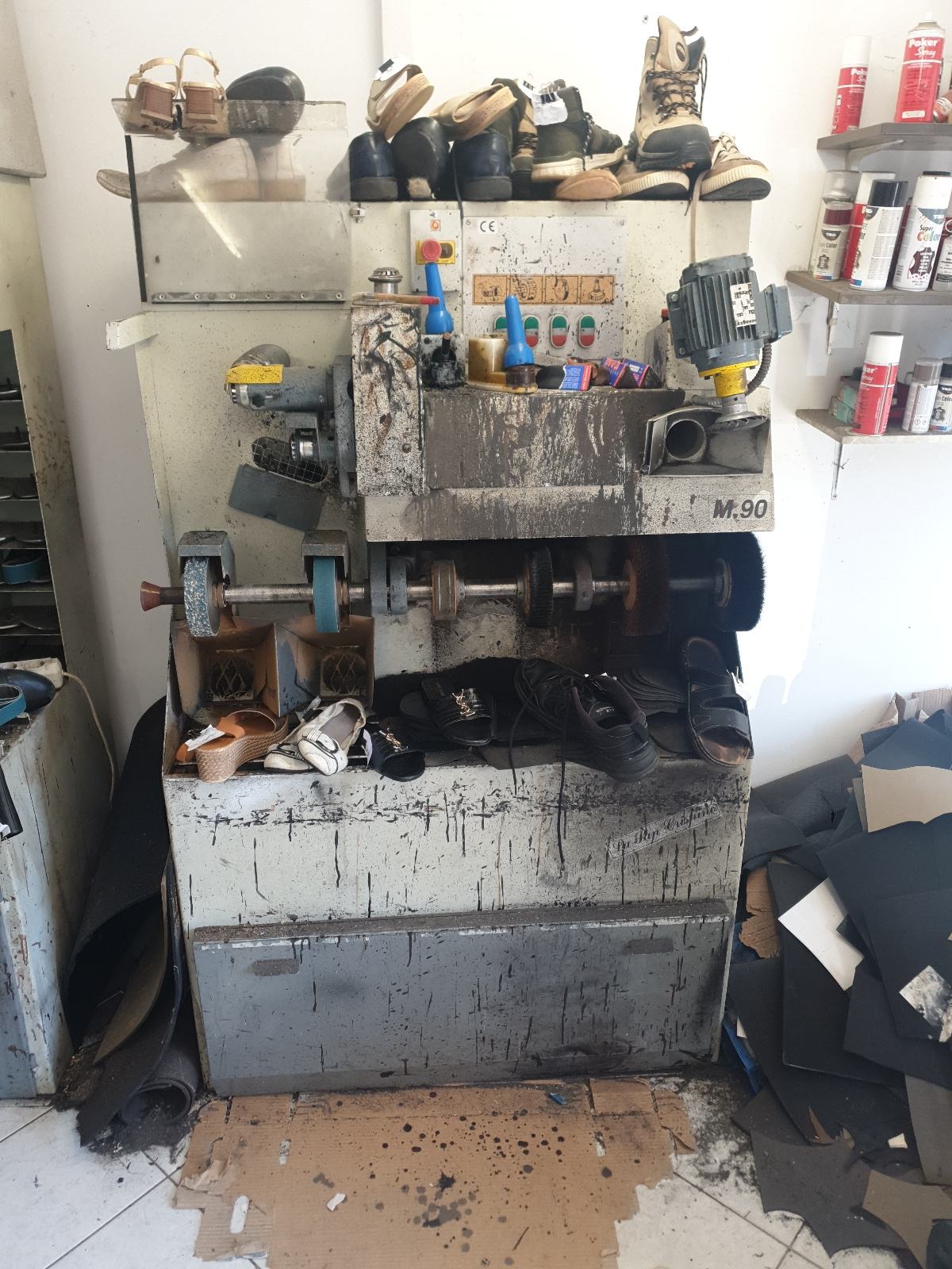 Postolarski strojevi