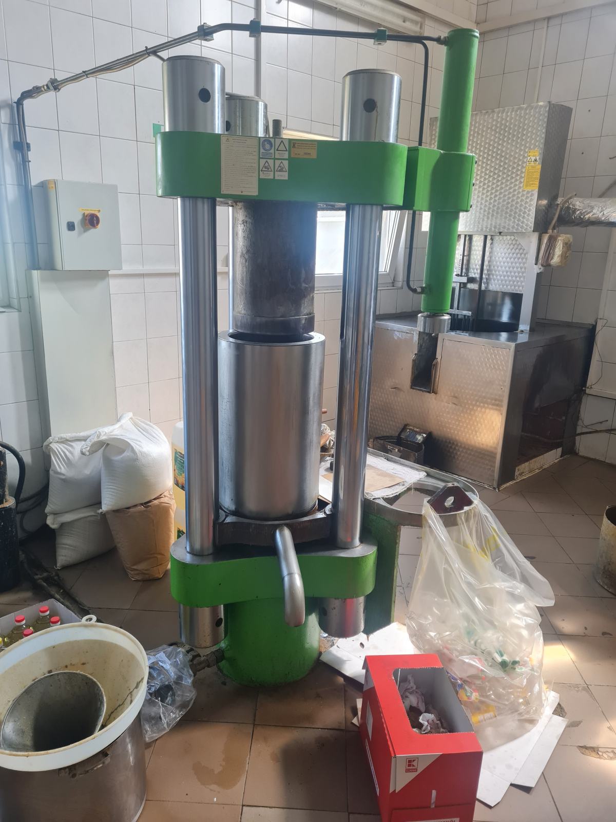 Preša za proizvodnju tikvinog (bučinog ) ulja