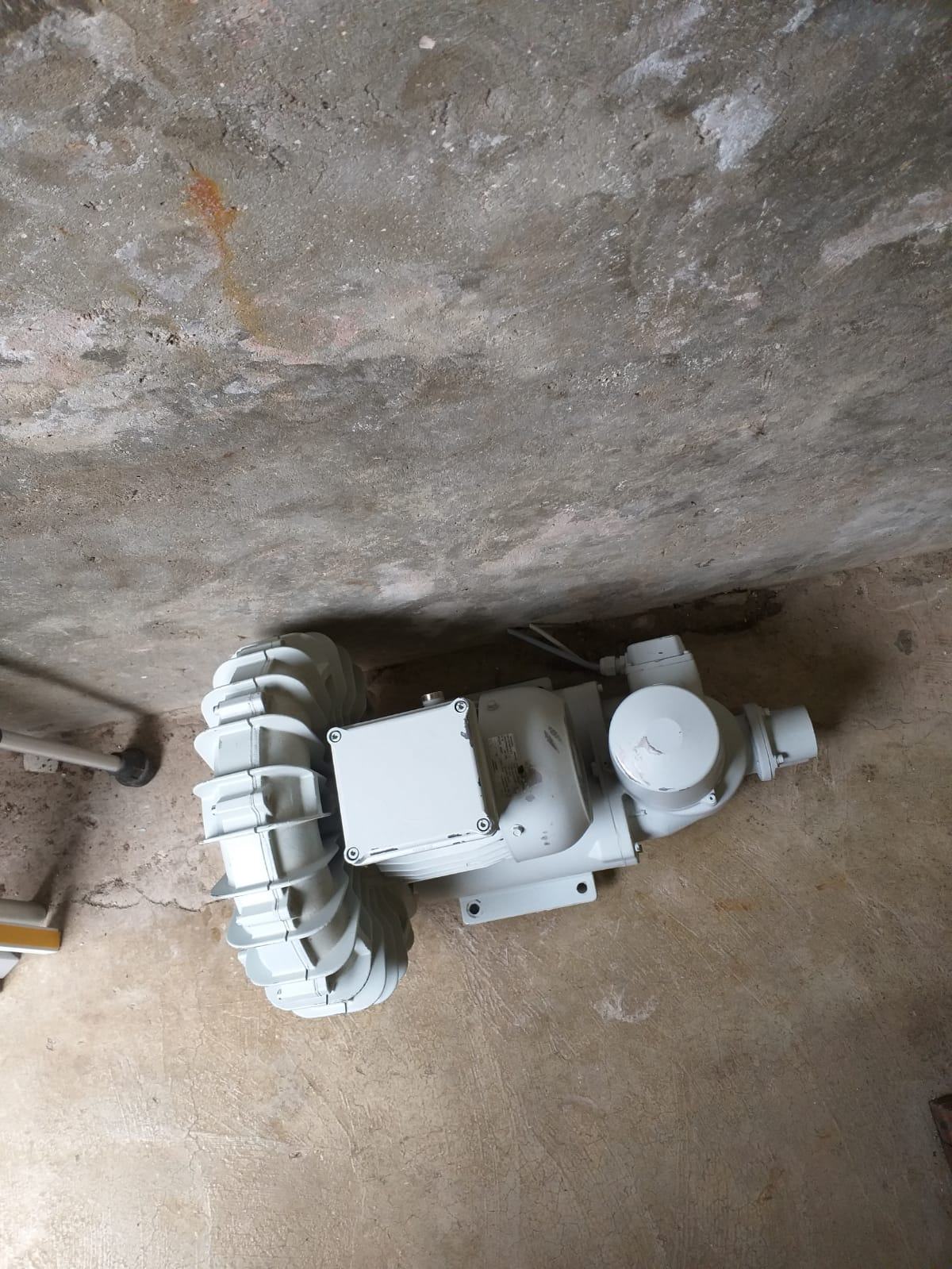 Prodajem vakum pumpu puhalo