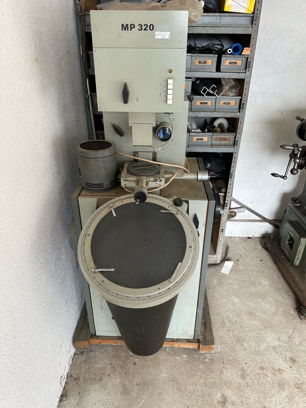 Profil projektor Mp 320