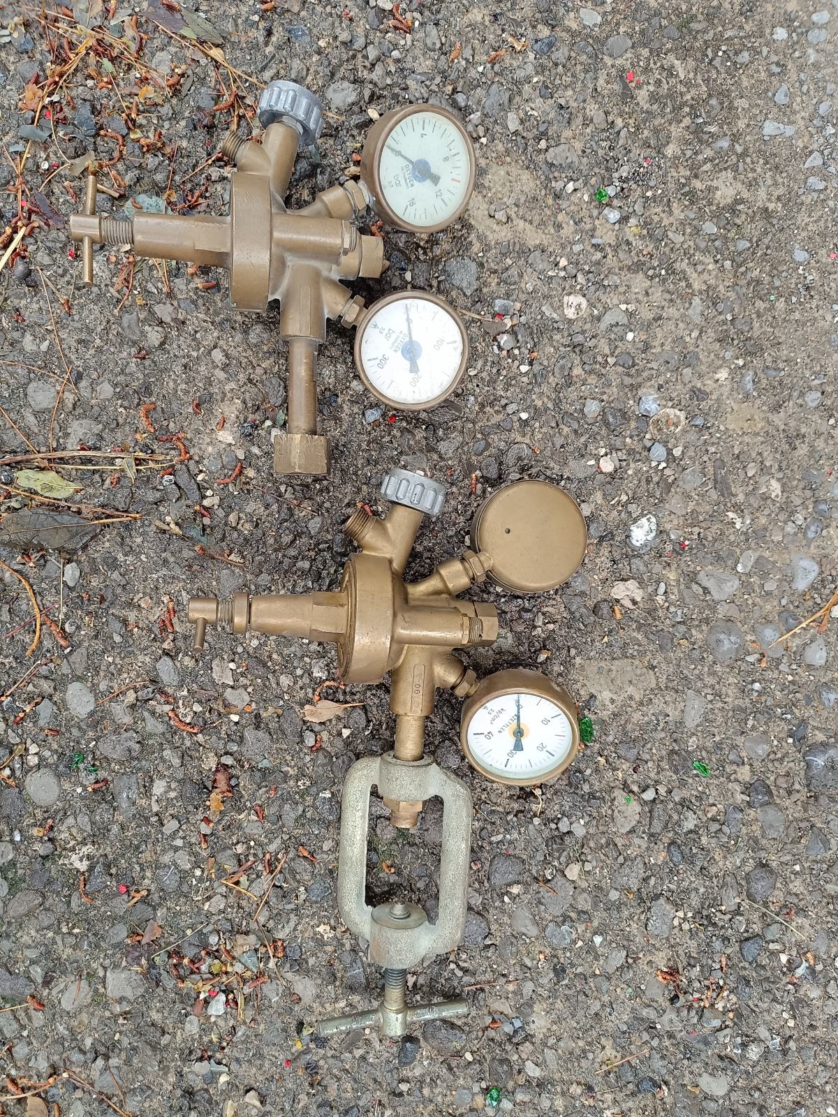 regulatori tlaka sa manometrima