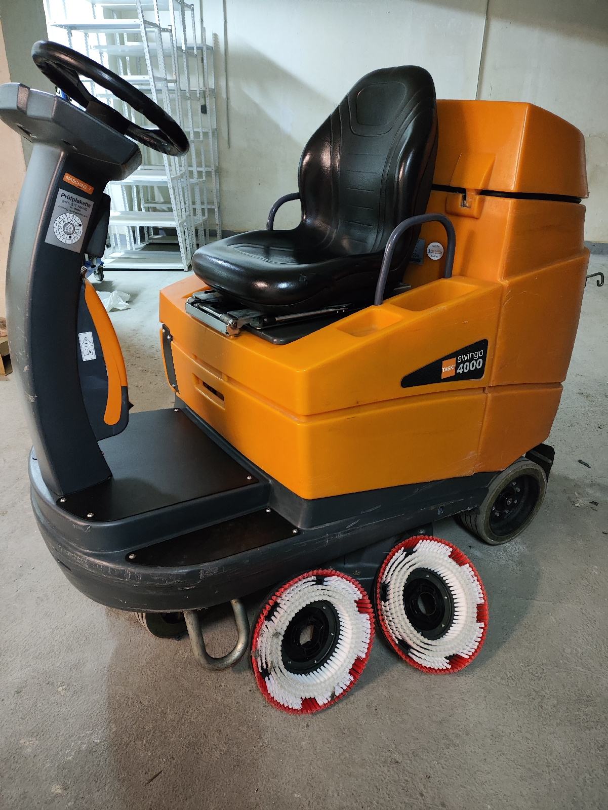 TASKI swingo 4000 stroj za čišćenje,pranje i usisavanje podova