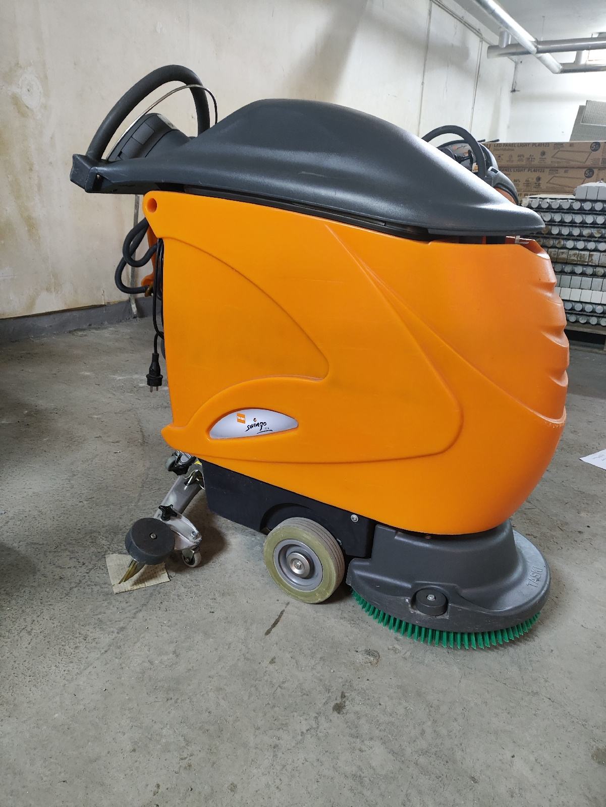 TASKI Swingo 755B(27) stroj za pranje,čišćenje i usisavanje podova