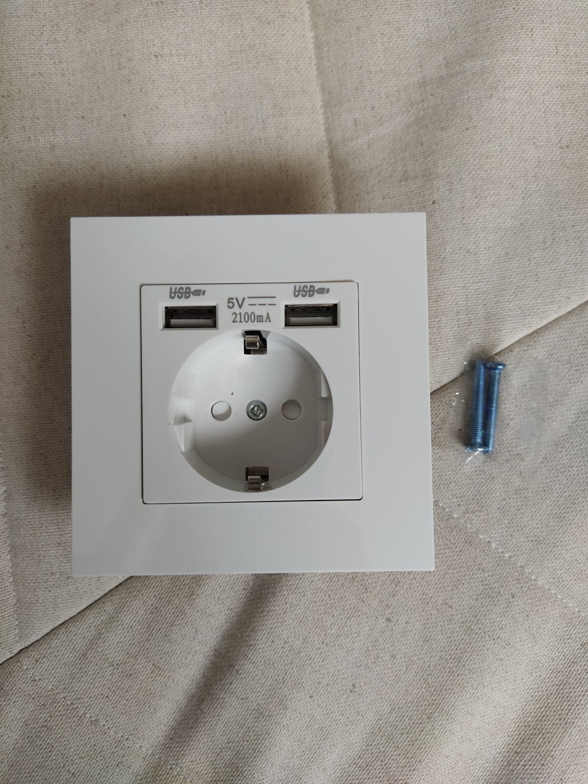 Utičnica sa USB priključcima