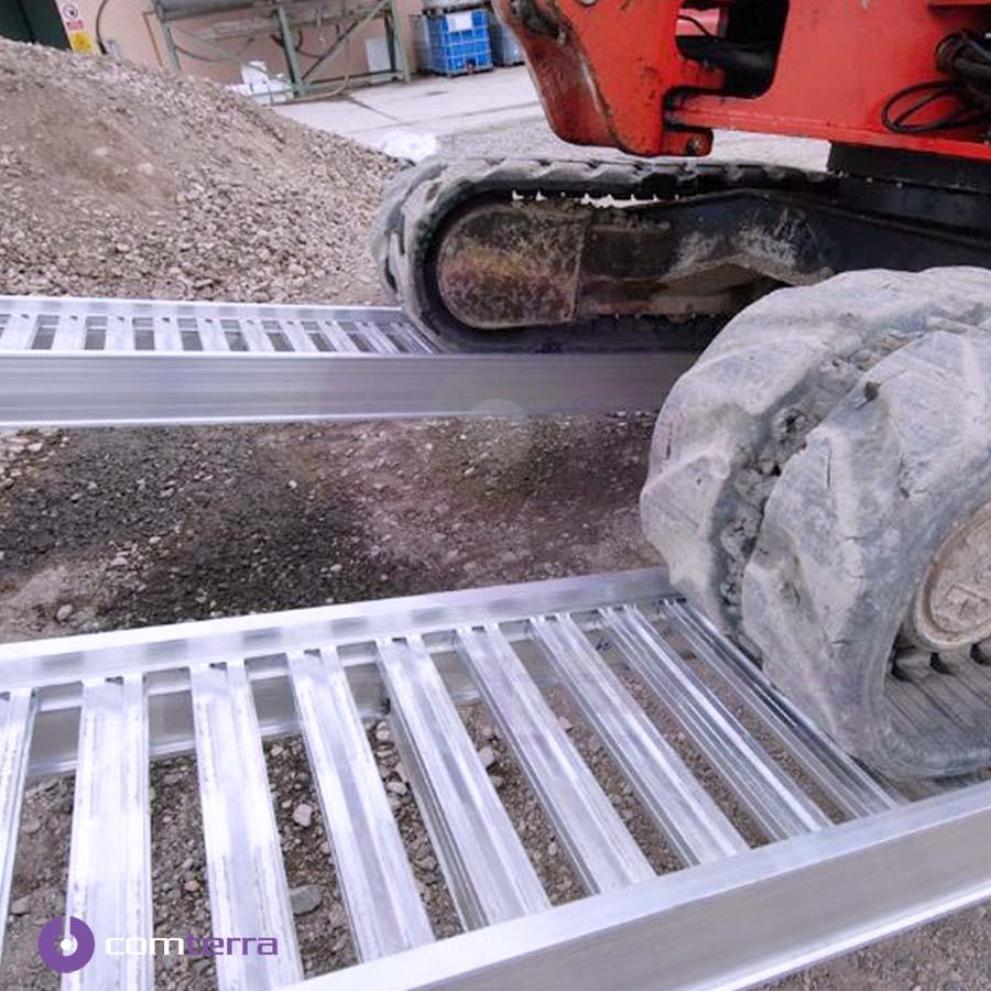 Utovarne rampe / penjalice za bagere / strojeve / vozila 3.5, 4 metra