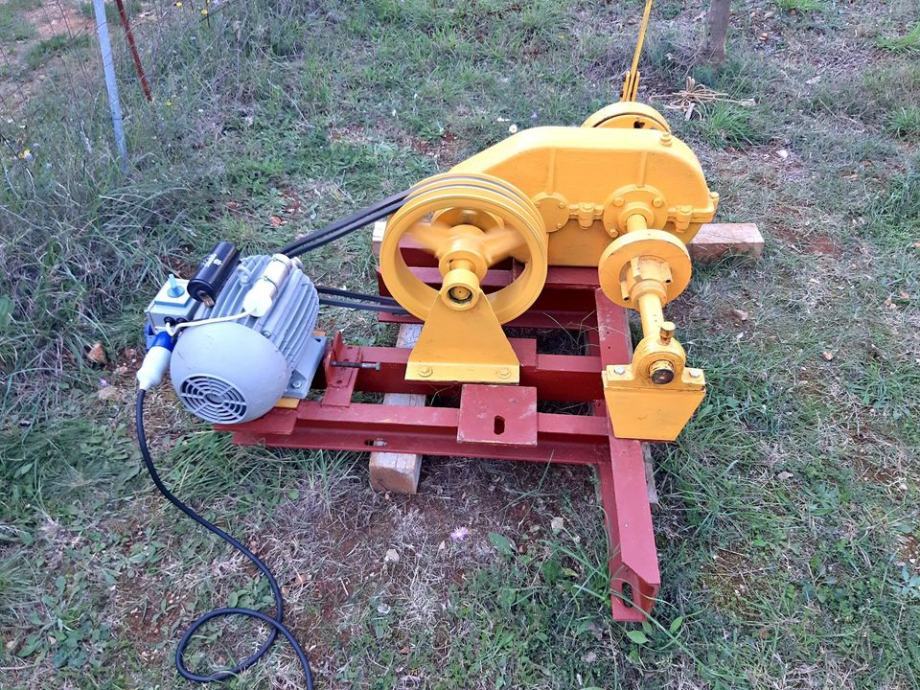 VITLO SA REDUKTOROM I POGONSKIM ELEKTROMOTOROM