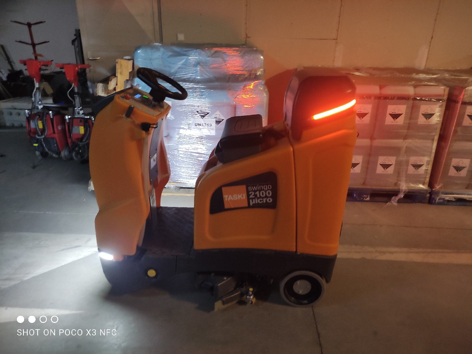 Taski Swingo 2100 qicro,stroj za pranje i čišćenje podova