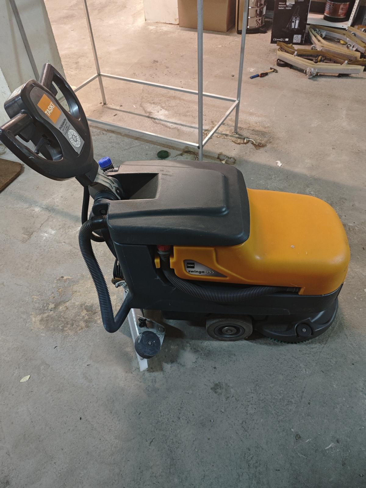 TASKI Swingo 455 stroj za čišćenje ,pranje i usisavanje podova