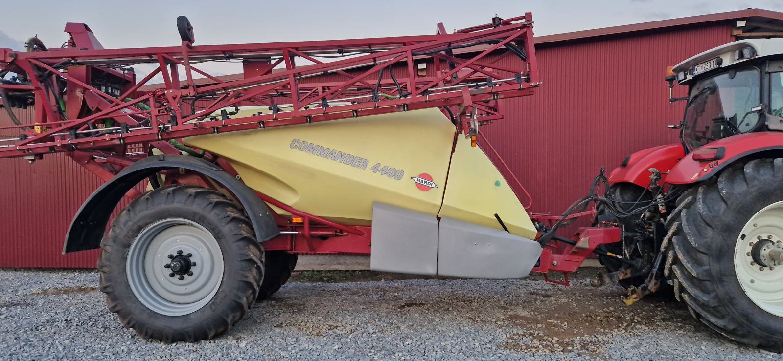 Hardi Commander 4400 vučena prskalica 24 metra