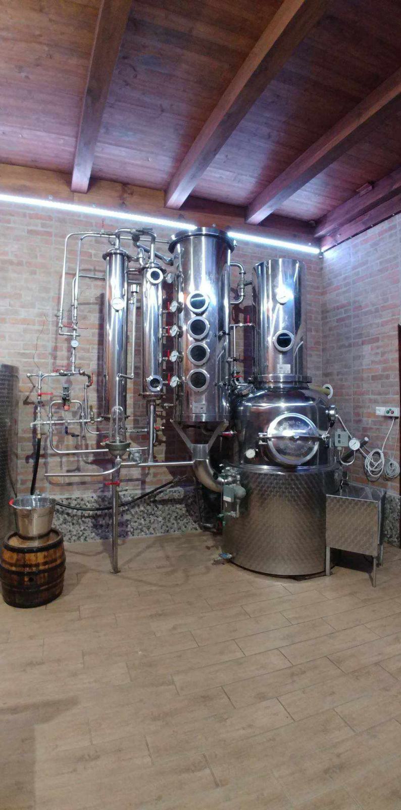 Destilerija (kotao) za proizvodnju vrhunskih voćnih rakija i gina