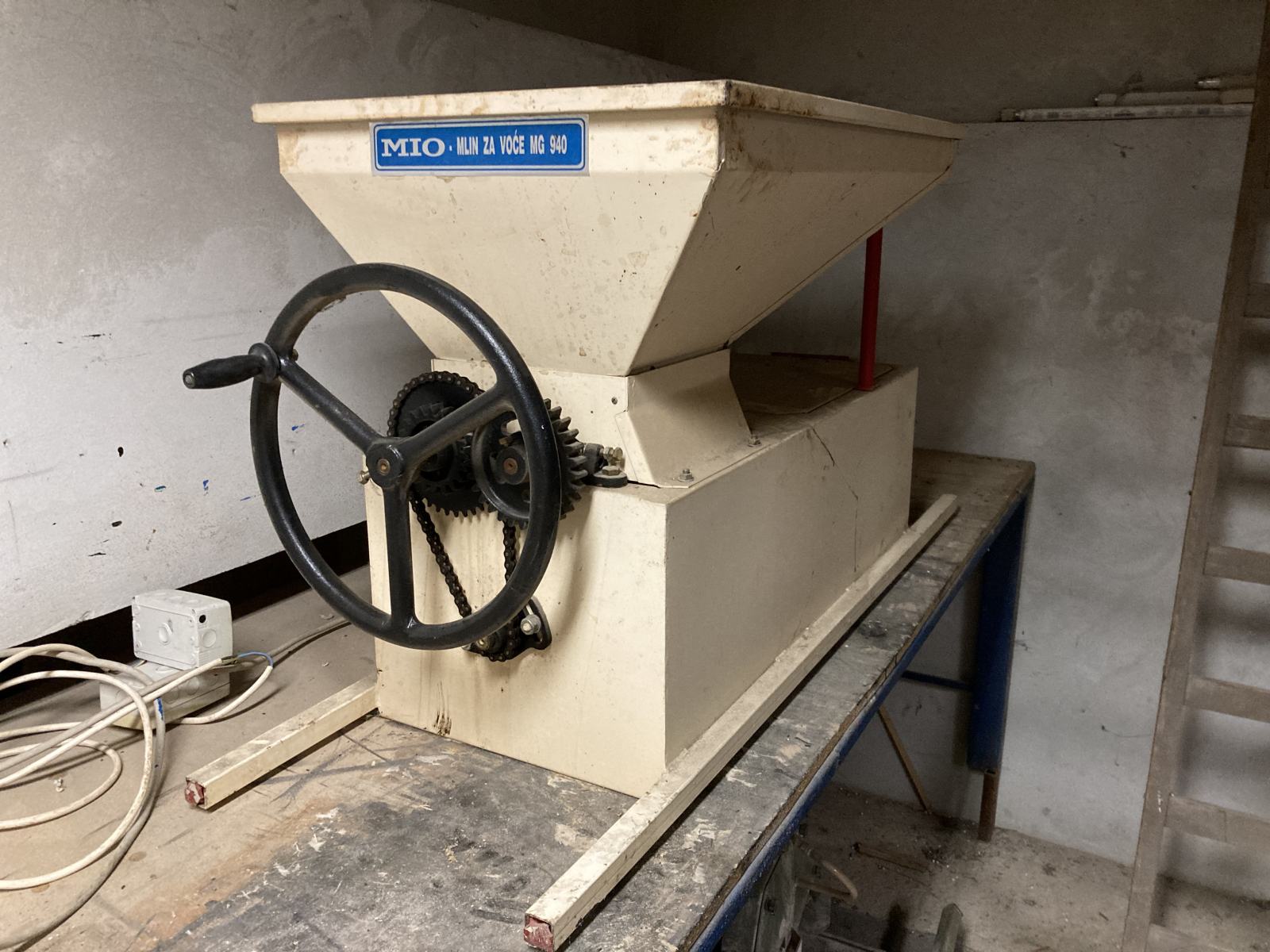 Mlin za grožđe - voće Rijeka