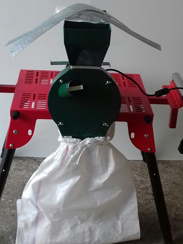 MLIN ZA MLJEVENJE ŠEČERA U ŠTAP ŠEČER