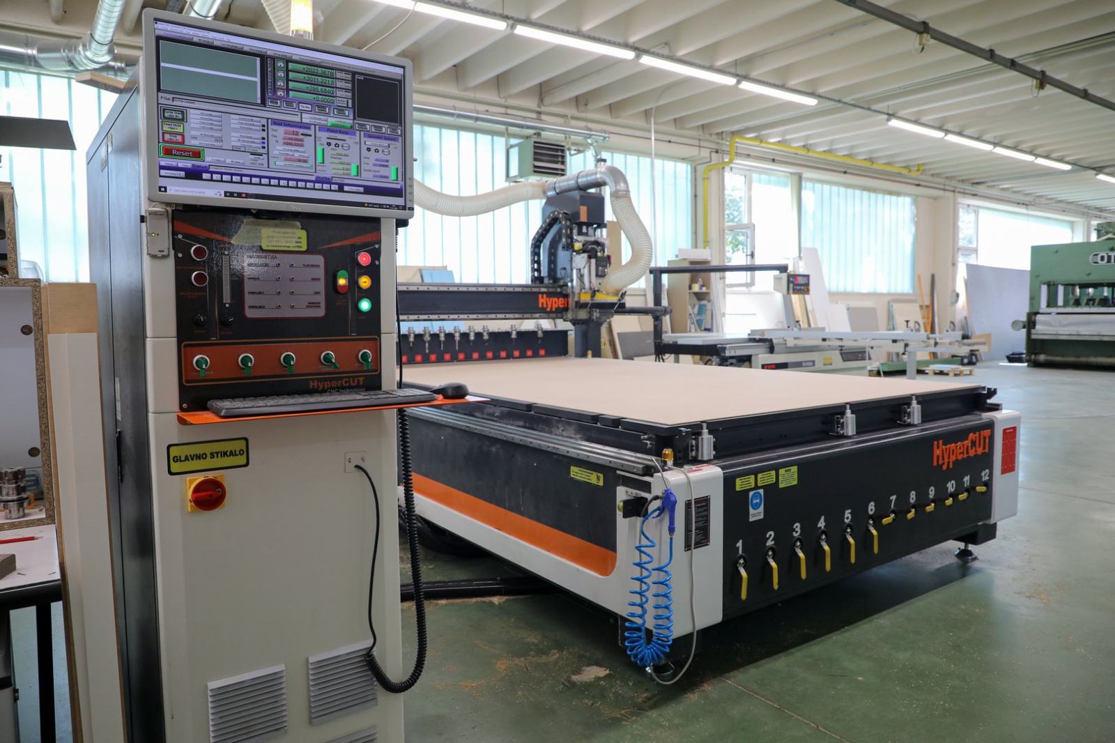 HyperCUT CNC nesting 2030 AMO - stroj za izradu namještaja