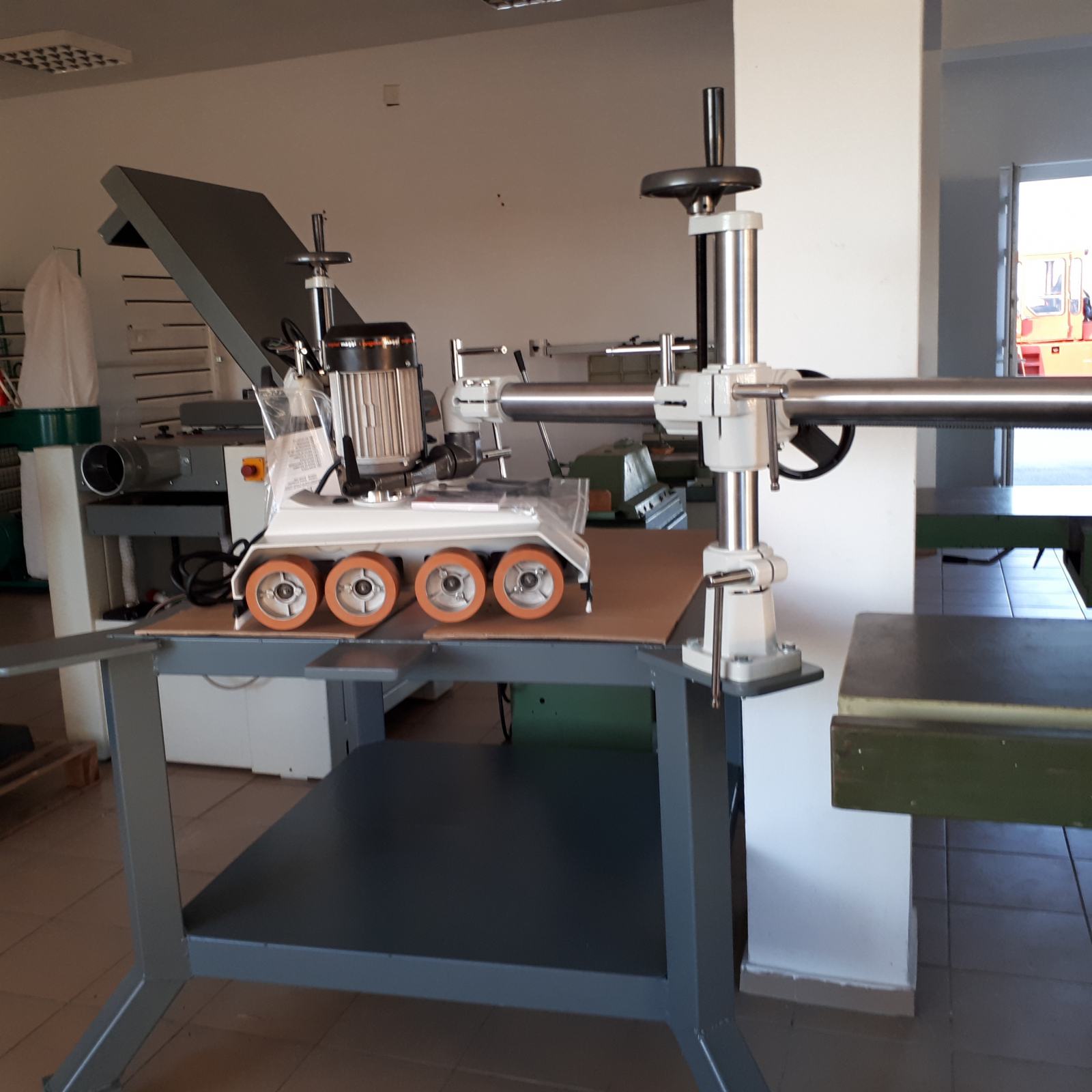 TRANSPORTER STOLARSKI NOVI MAGGI STEFF 2044 SA 4 VALJKA