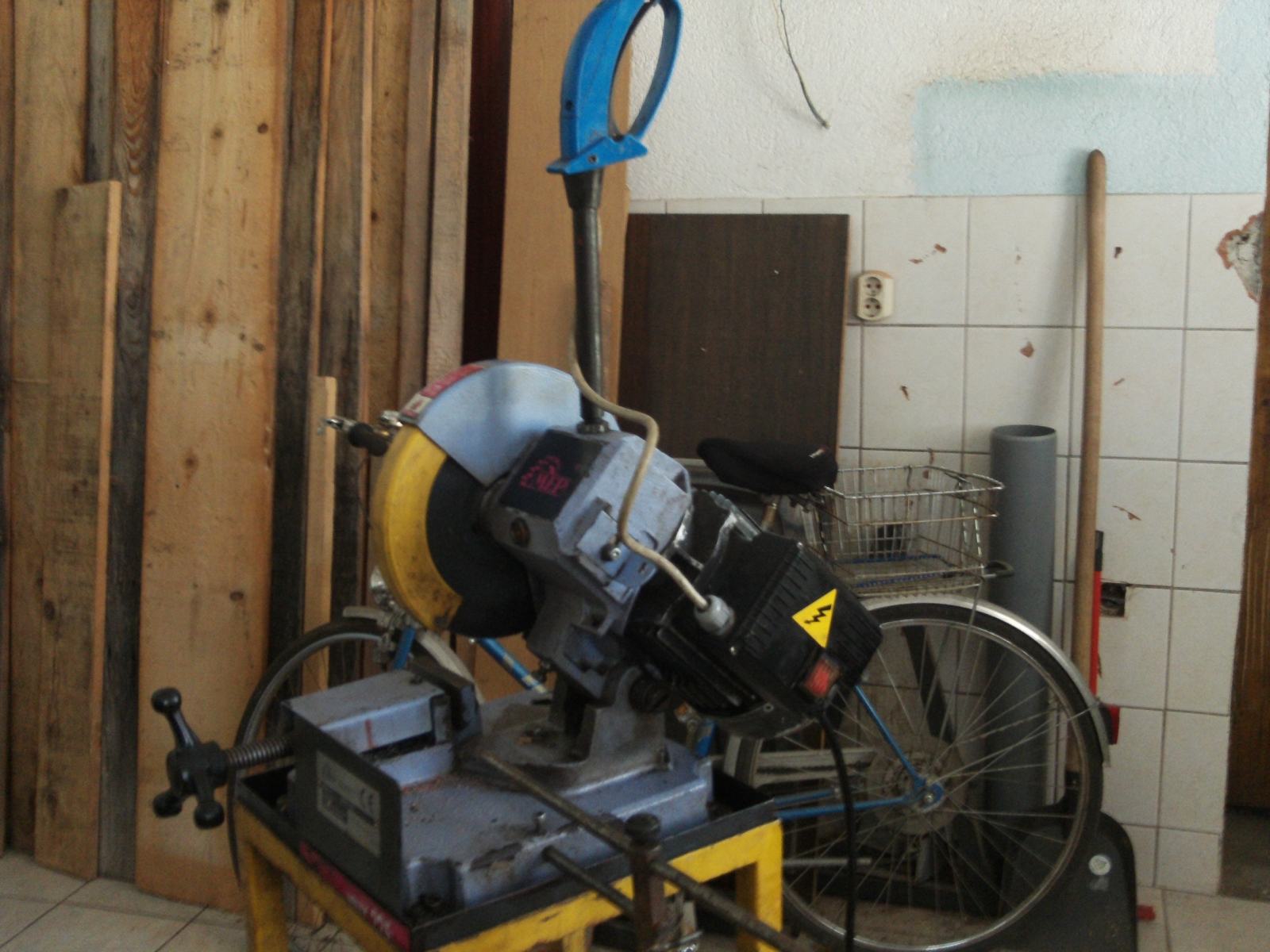 Pila za željezo Willy 225