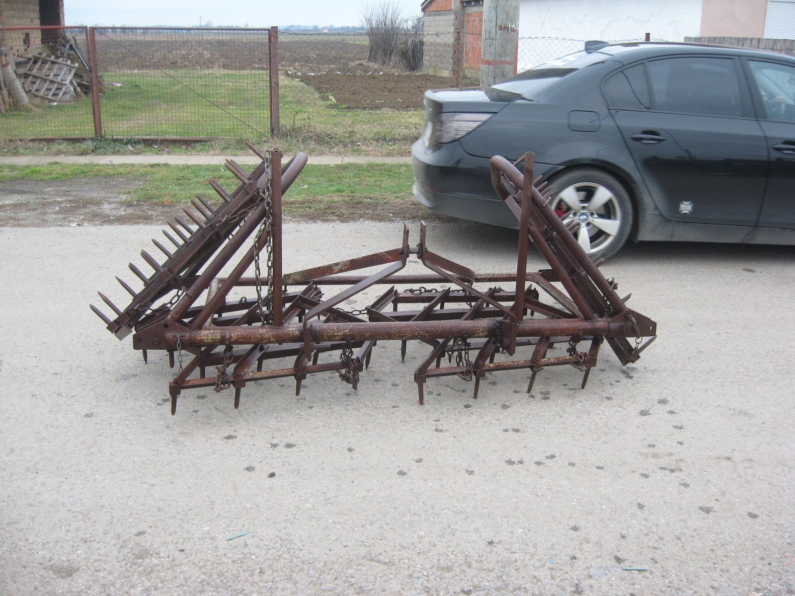 DRLJAČA ZUBAČA 4 KRILA PRODAJEM ILI MJENJAM