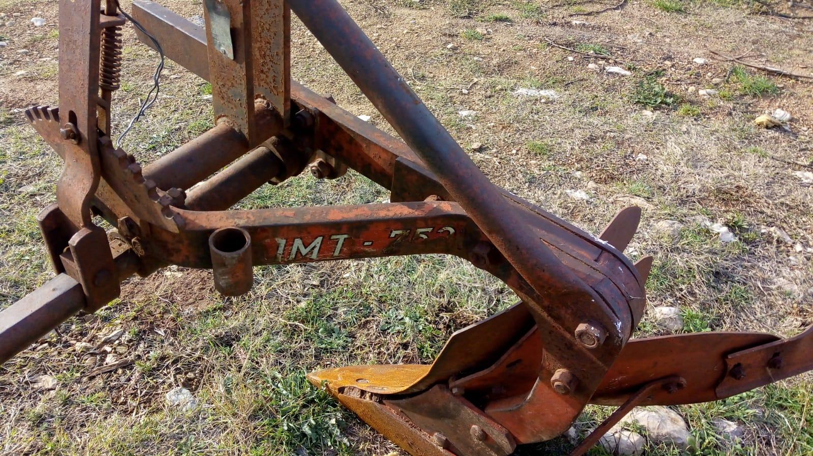 IMT 752 jednobrazni plug