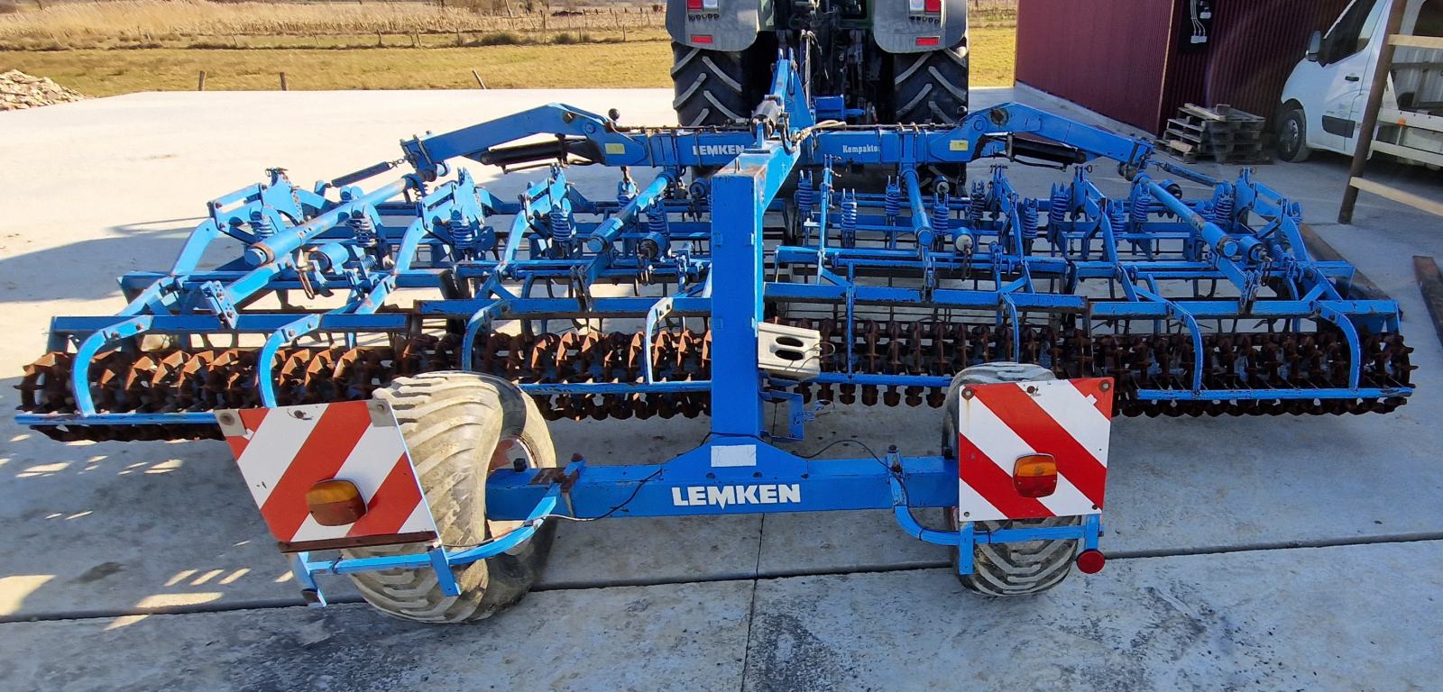 Kompaktor lemken 6 metara