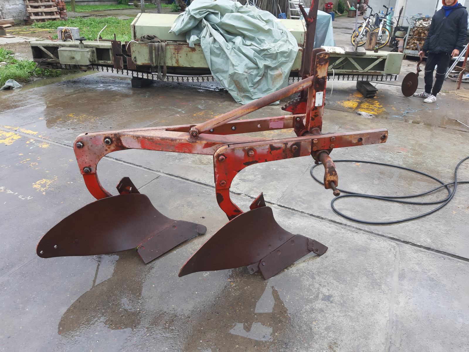 Plug imt 2 brazde 12 coli prodajem ili mjenjam