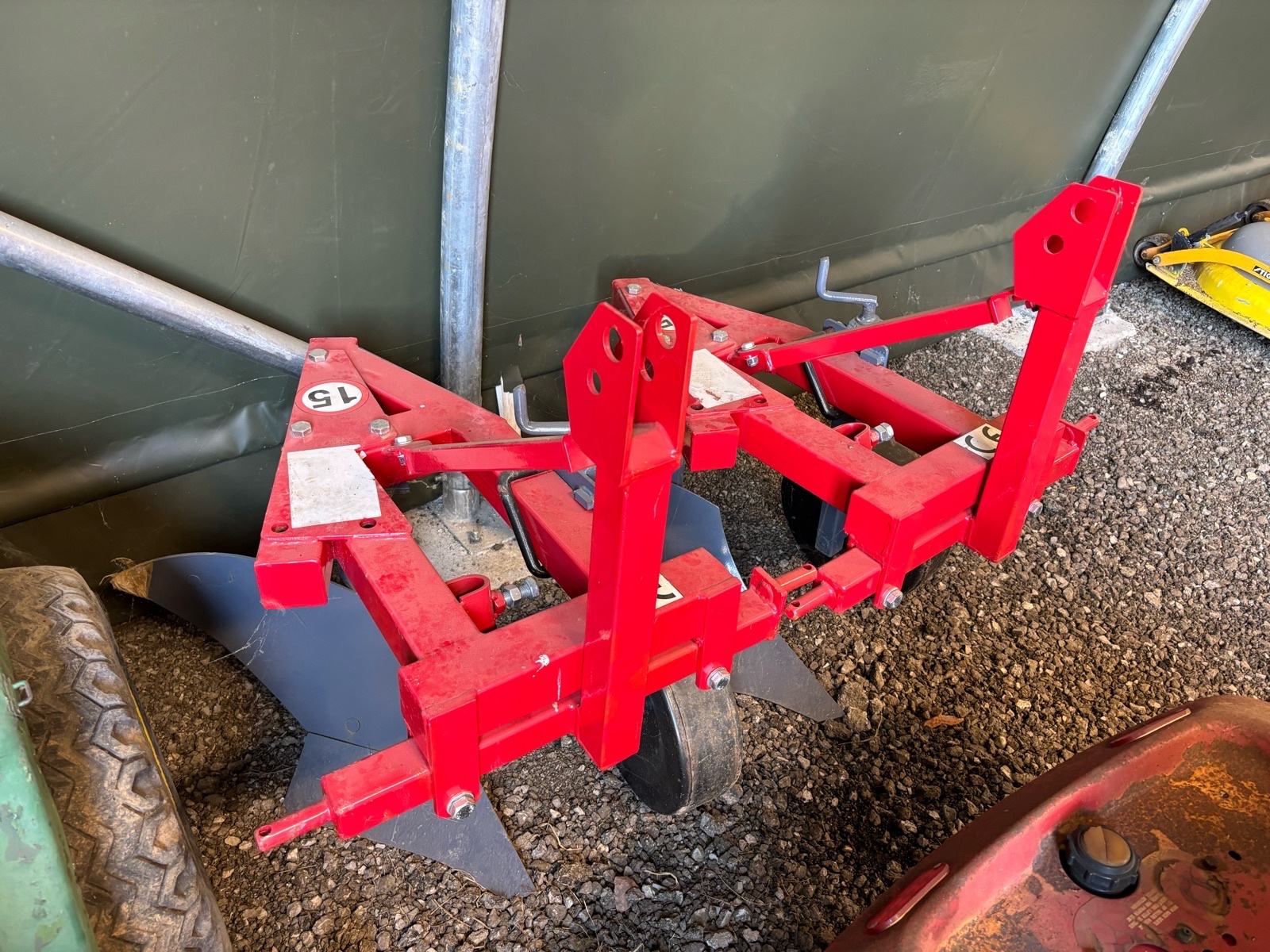 Novi plug za male traktore Yanmar Iseki Kubota