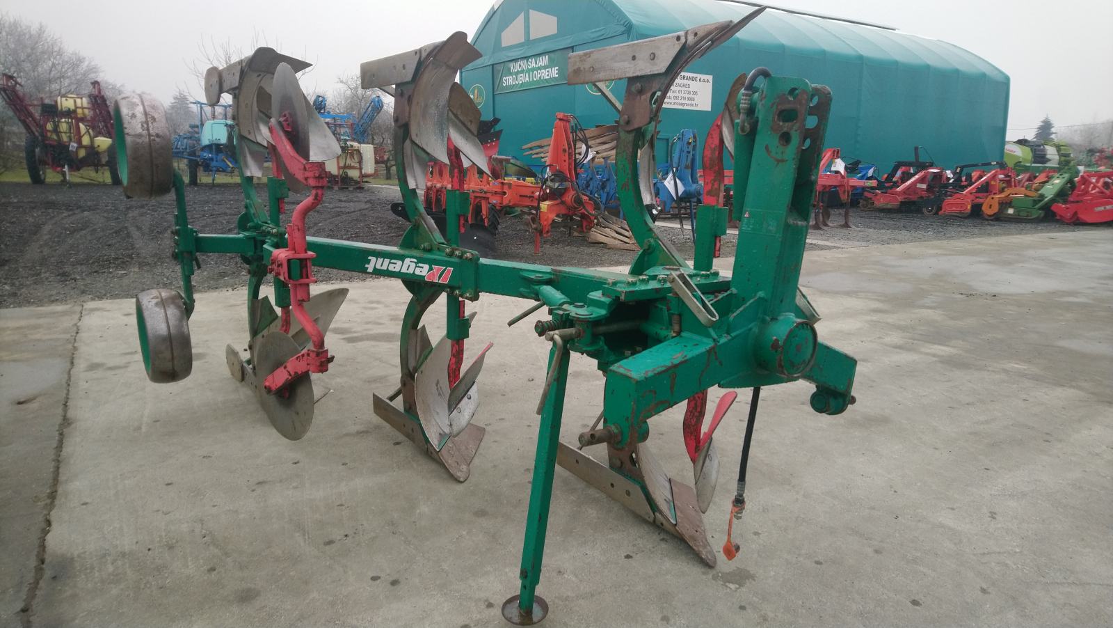 PLUG REGENT SATURN 135 CX 3 BRAZDE