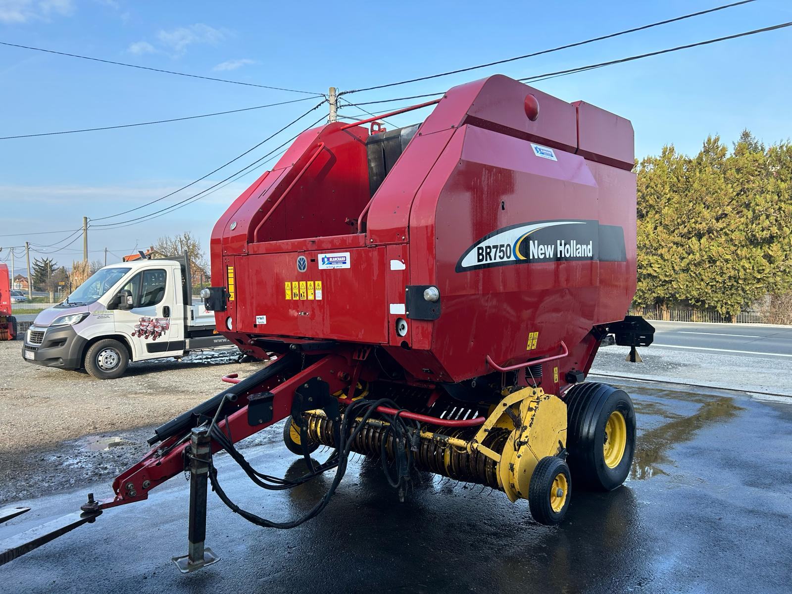 Rolo balirka New Holland BR 750