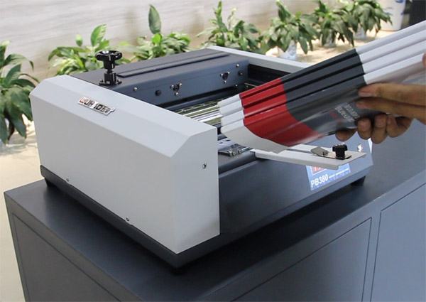 POLUAUTOMATSKI STROJ ZA MEKI KNJIŽNI UVEZ A4 FORMAT. PRODANO!