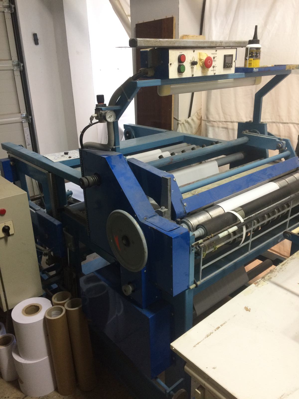 Stroj za izradu Termo i Ading rola