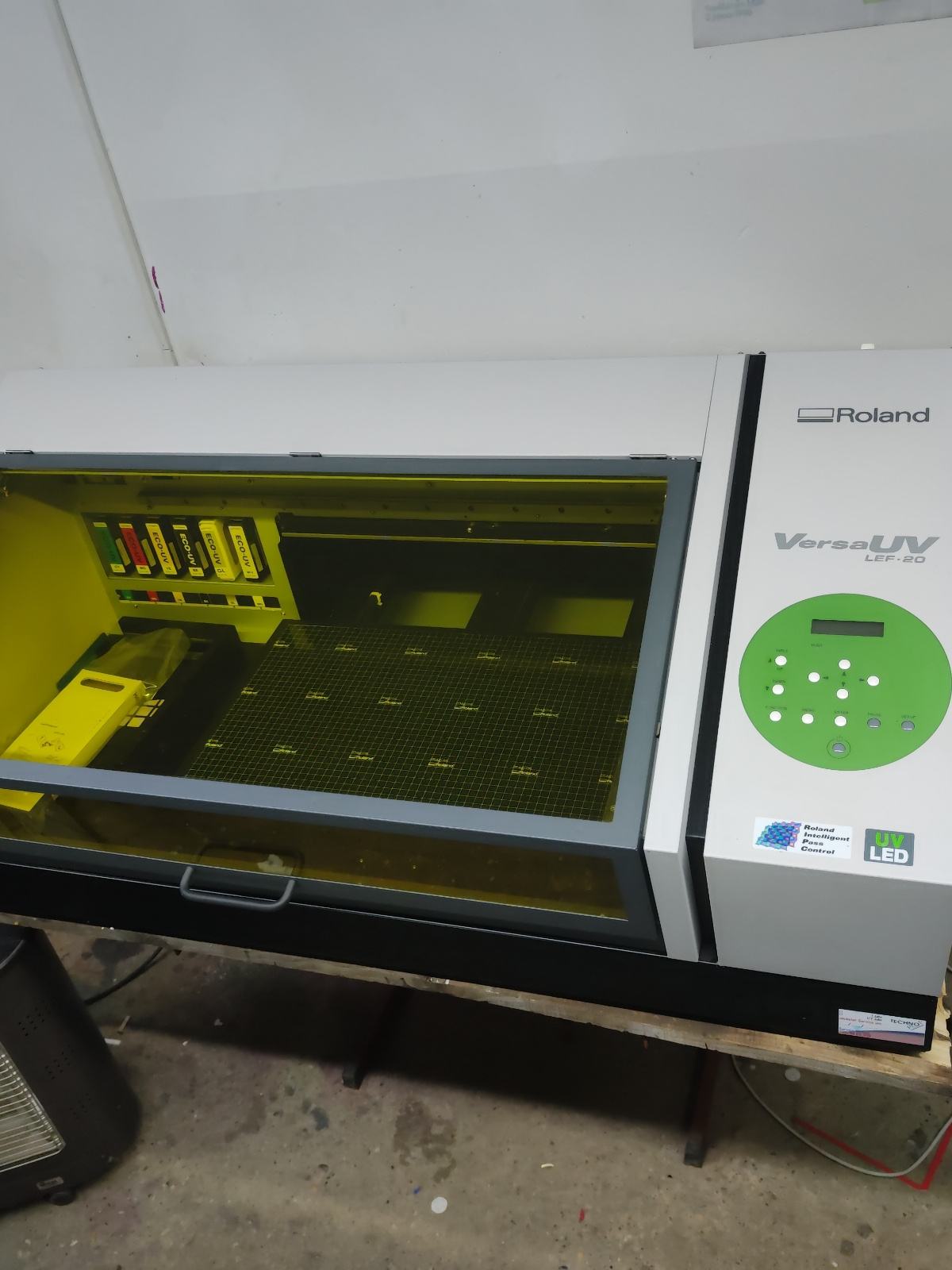 UV printer Roland VersaUV LEF-20