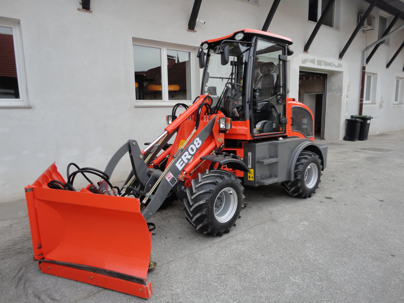 Utovarivač EVERUN ER08