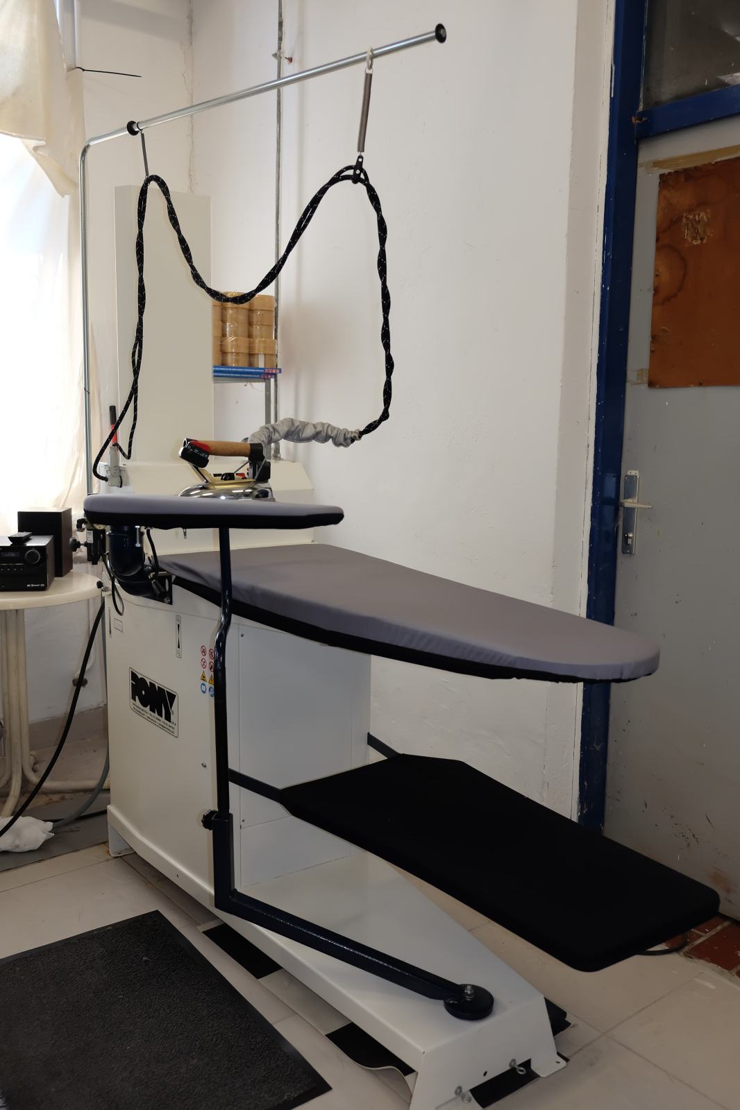 Pony Genus profesionalna pegla, stol za glačanje