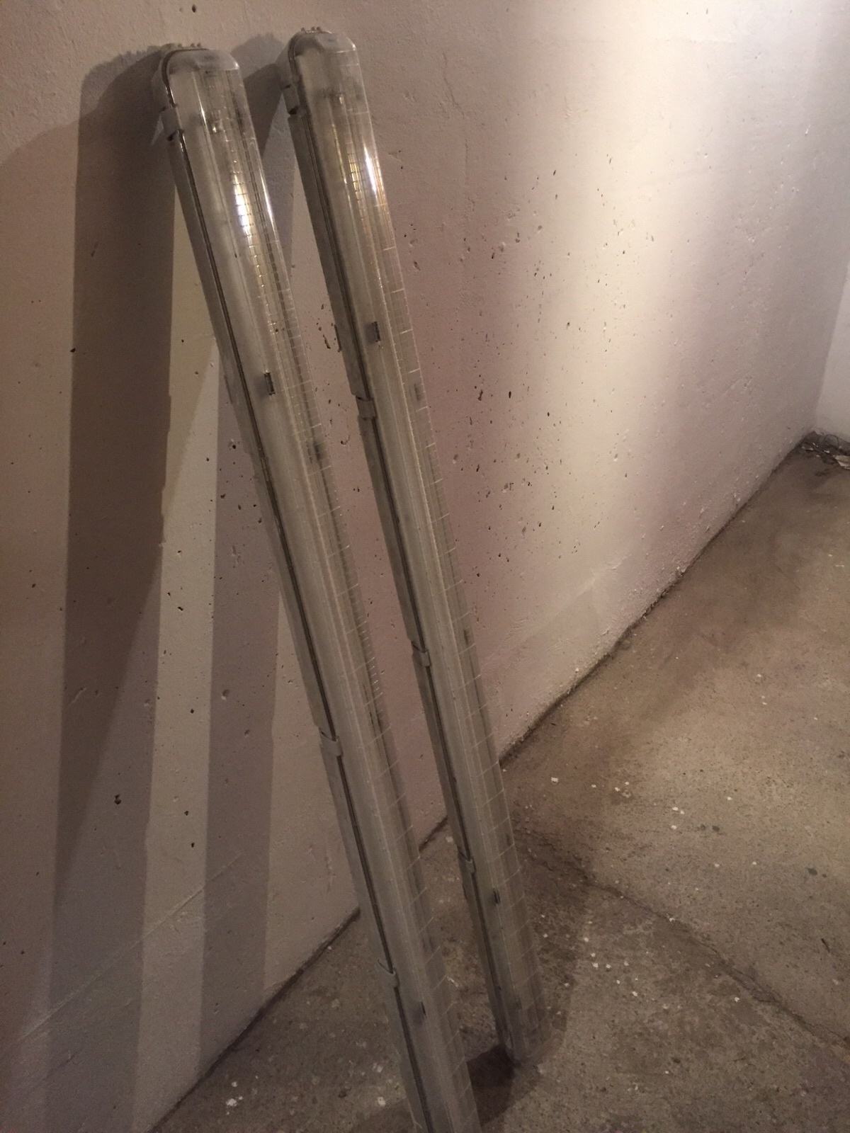Neonske lampe sa cijevima 50kn kom