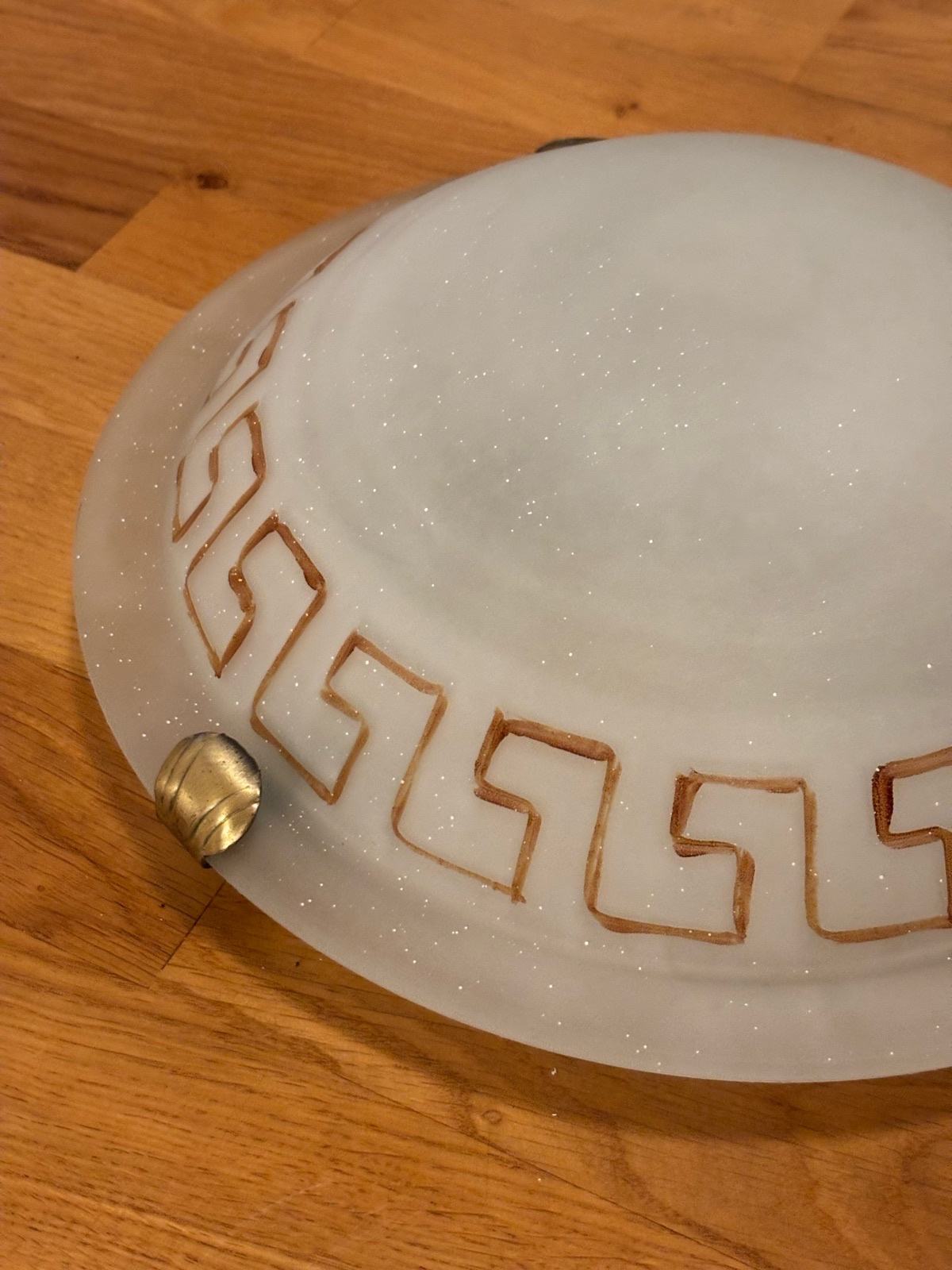 Okrugli stakleni luster