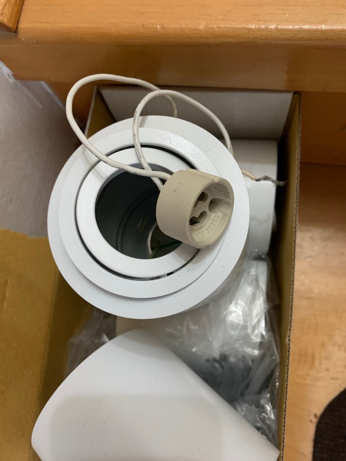 Stropna rasvjeta, dizajnerska svjetiljka