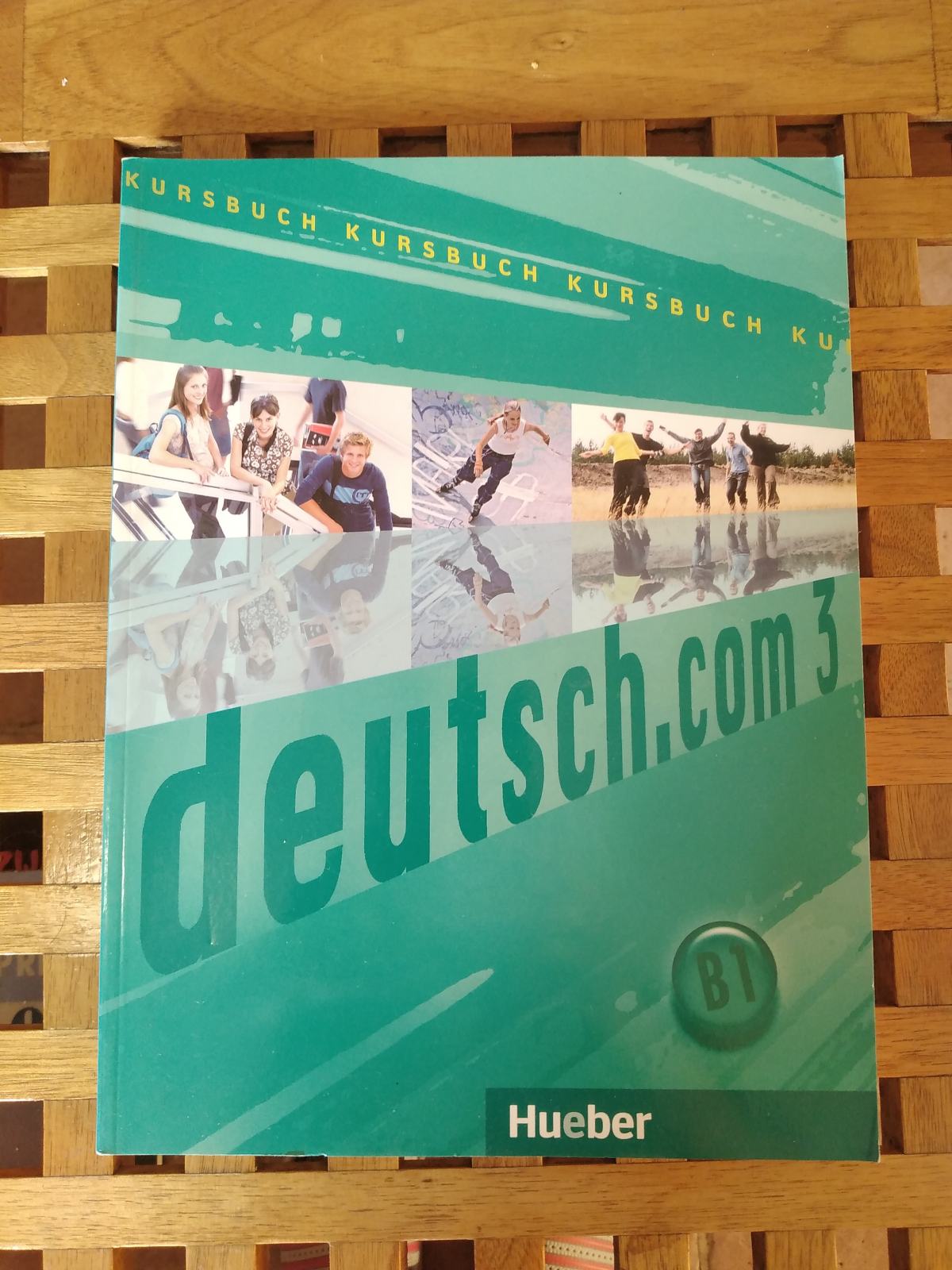 NJEMAČKI KURSBUCH DEUTSCH.COM 3 B1 HUEBER 2011