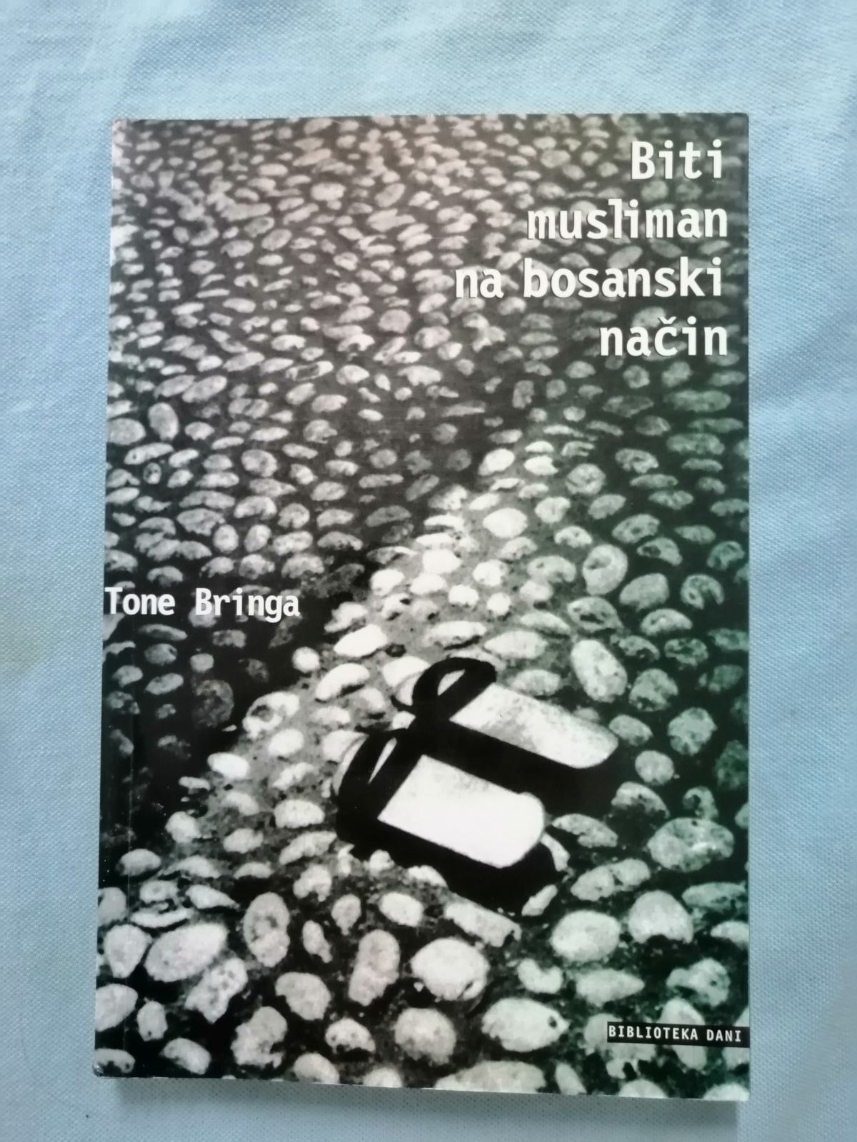 Tone Bringa – Biti musliman na bosanski način (B72)