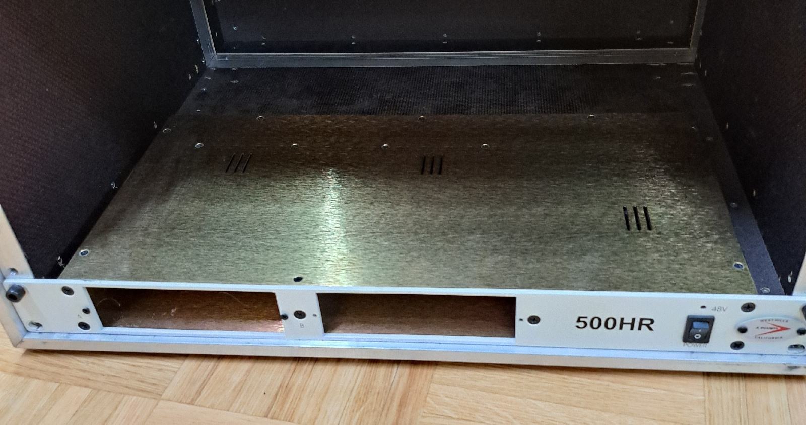 A Designs 50HR rack za 500 series module