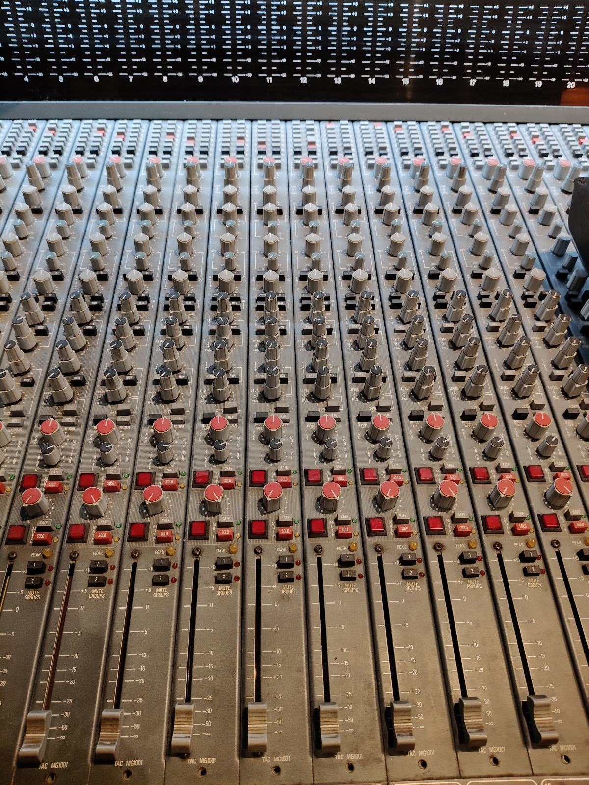 Amek TAC Magnum mix konzola