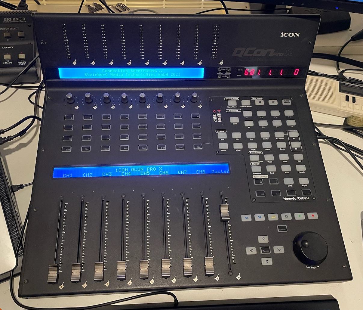 Icon Qcon Pro X daw controller