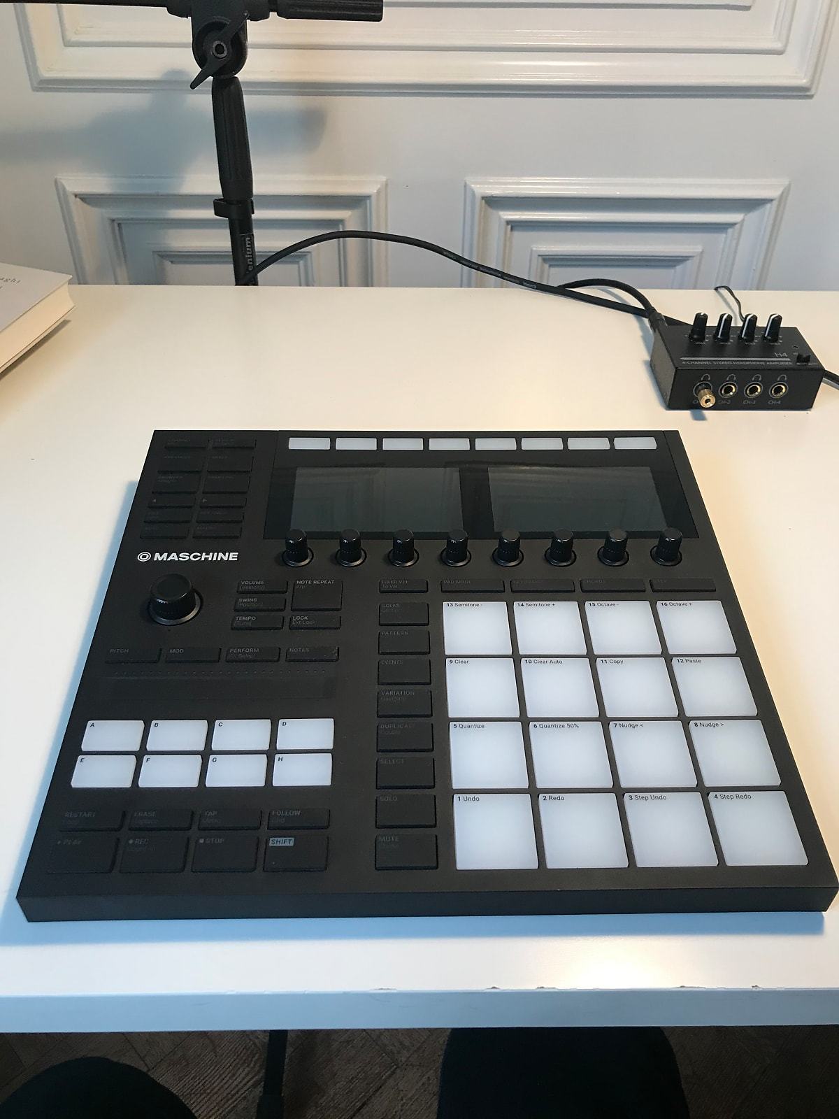 Native Instruments Maschine MK3 + Maschine Stand