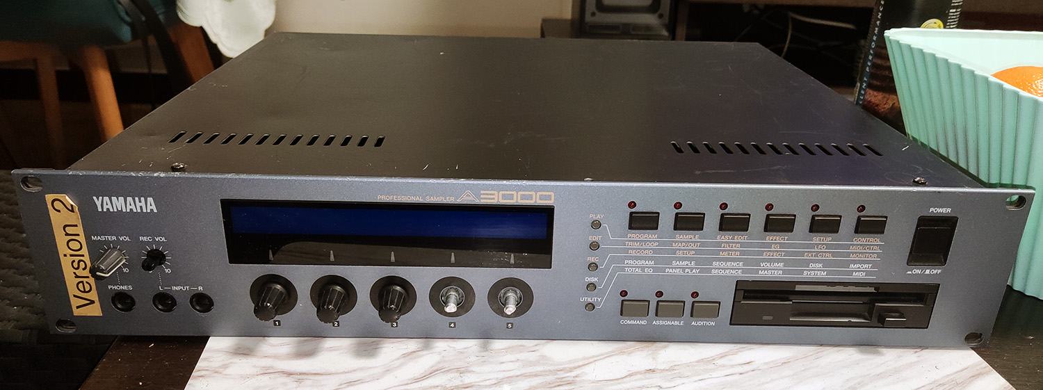 Retro rackmount sampler YAMAHA A3000 V2 (verzija 2) 84 mb ram + dodaci