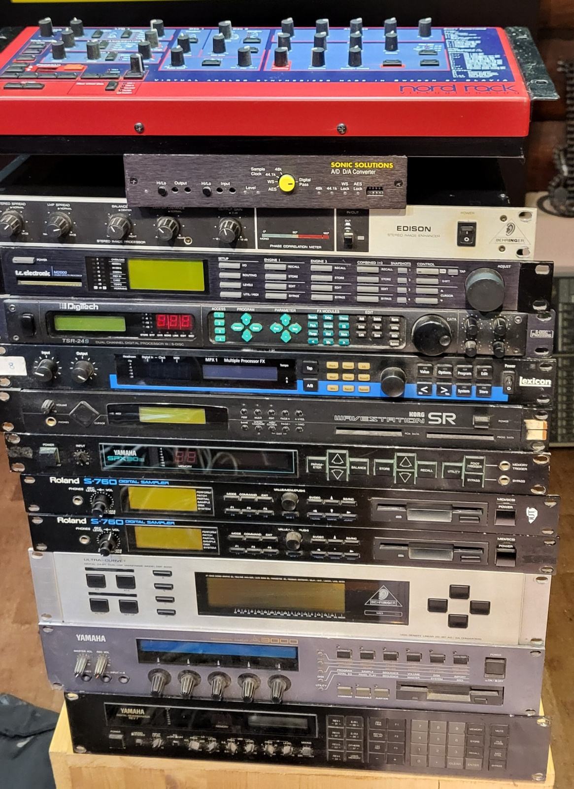 Roland S760, Yamaha A3000