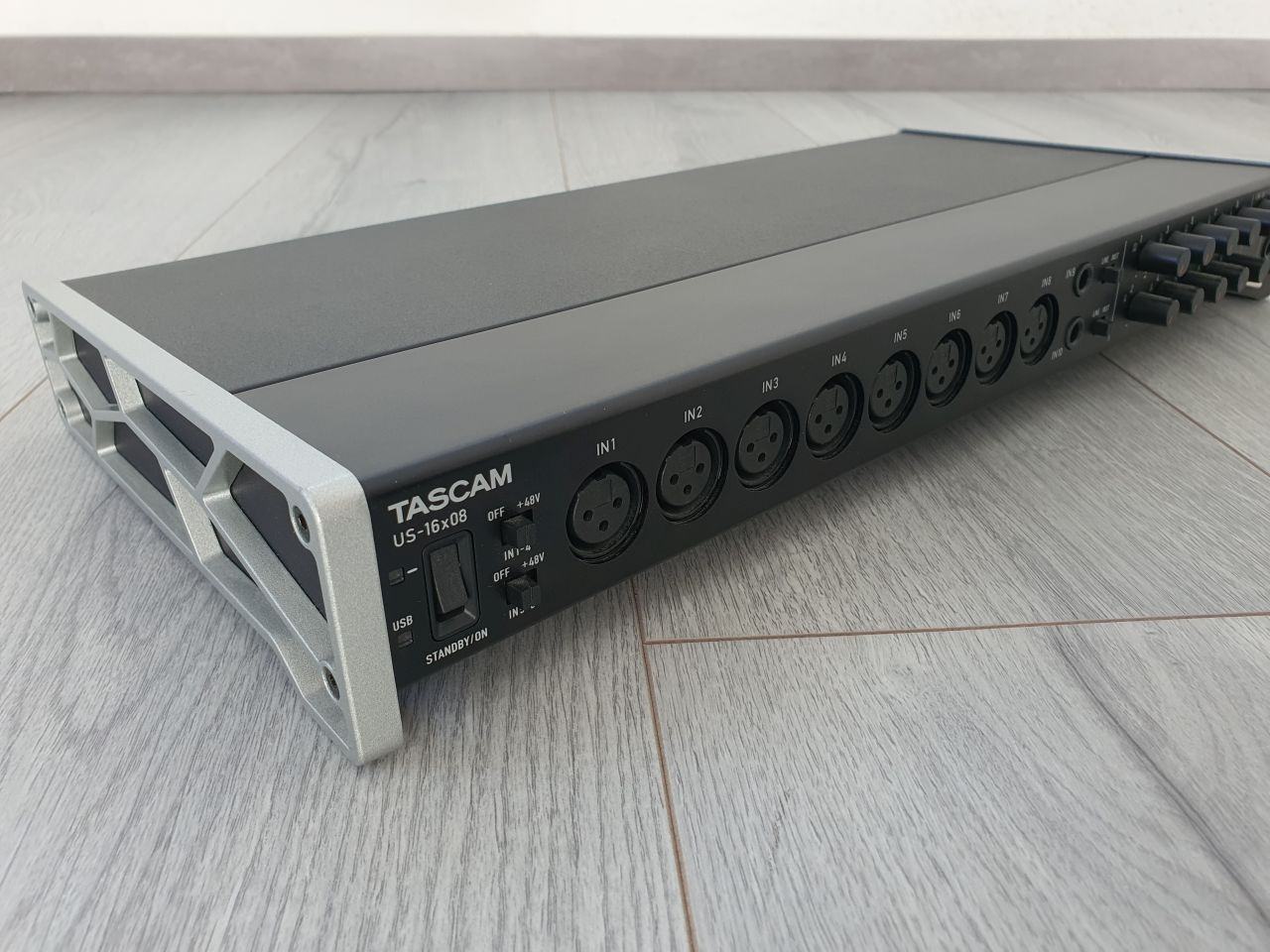 Tascam US-16X08 audio interface