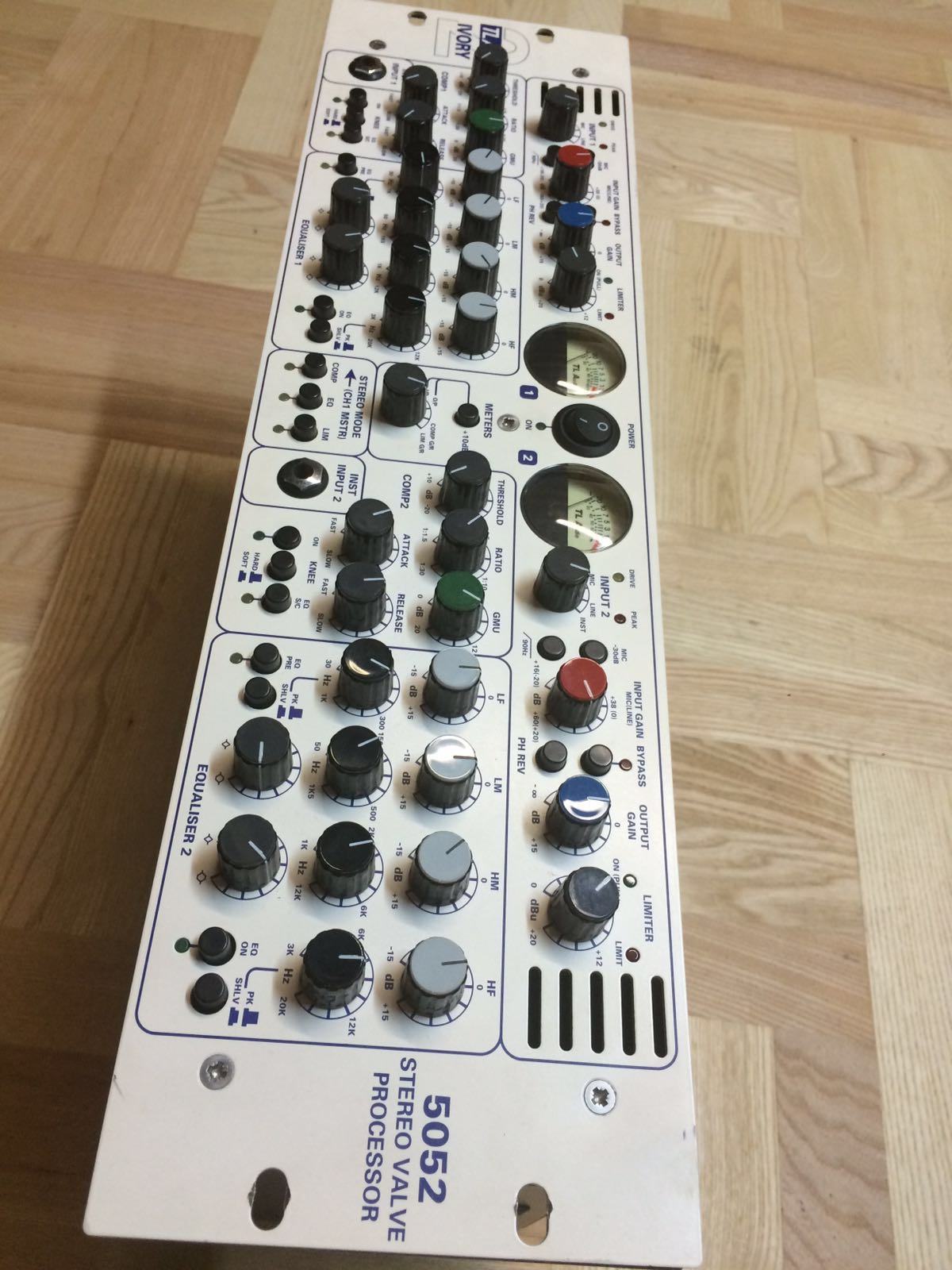 TLA, TL audio ivory 5052