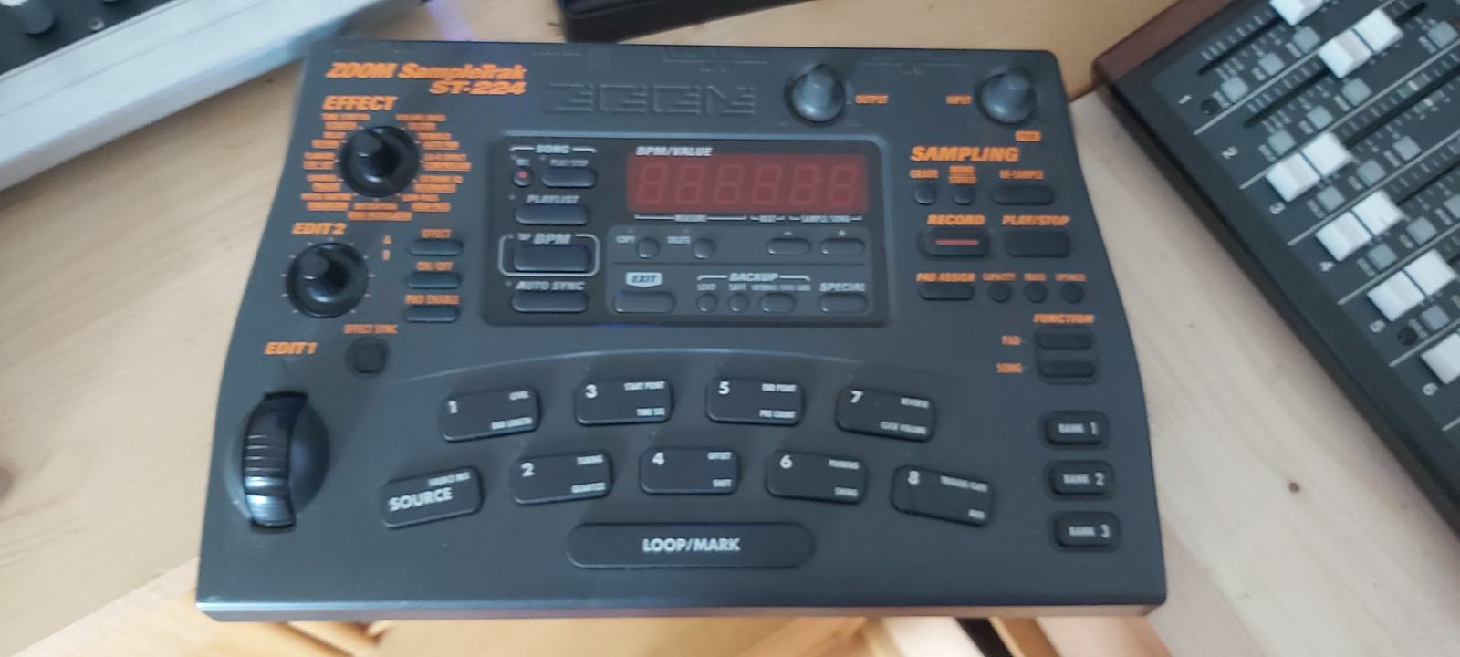 Zoom SampleTrak ST-224